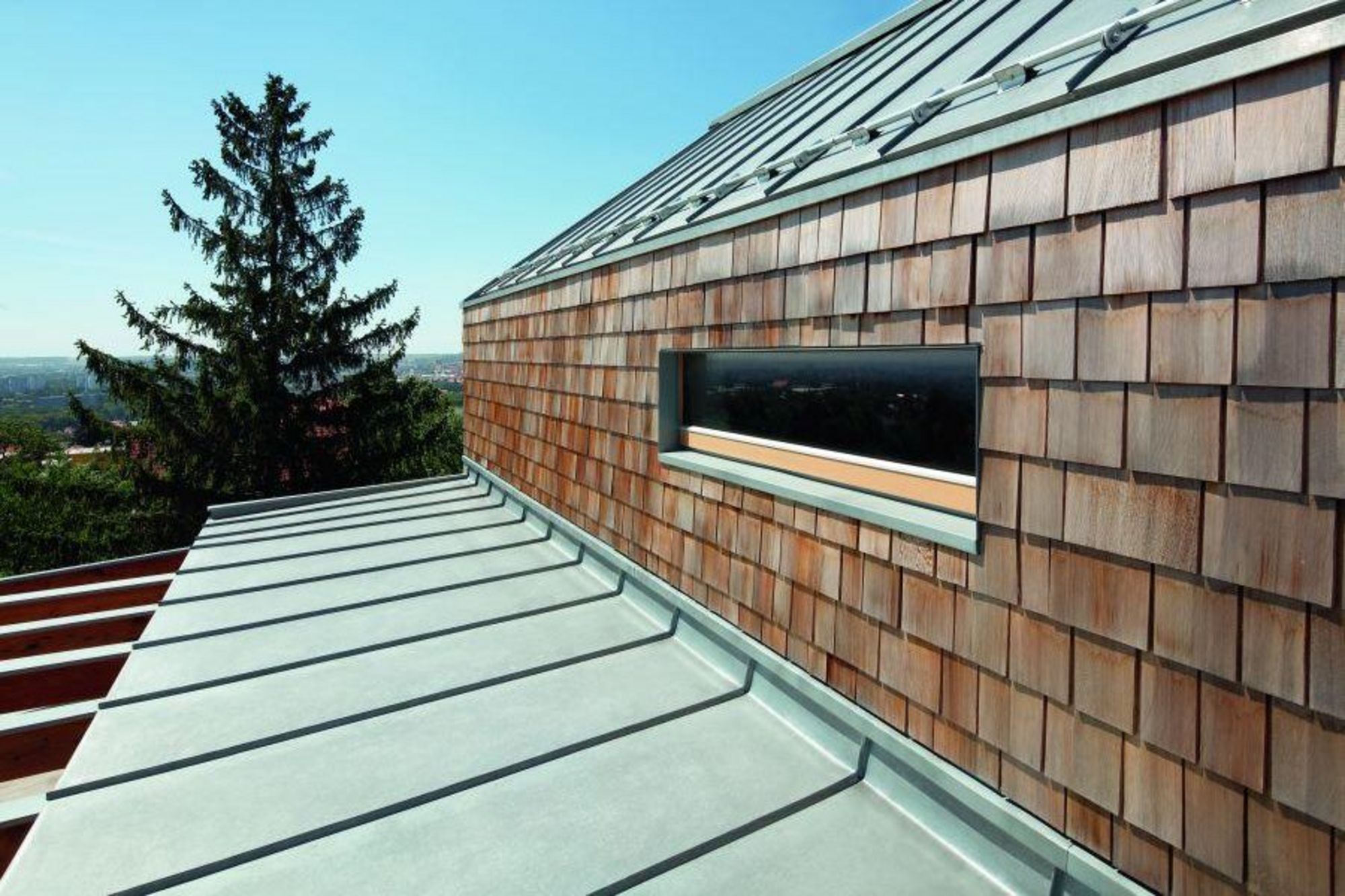 Dach na podwójny rąbek stojący z blachy tytan-cynk