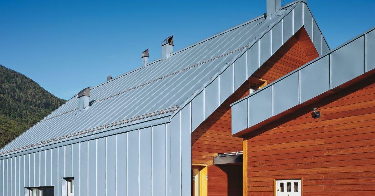 Dach na kątowy rąbek stojący z blachy tytan-cynk RHEINZINK